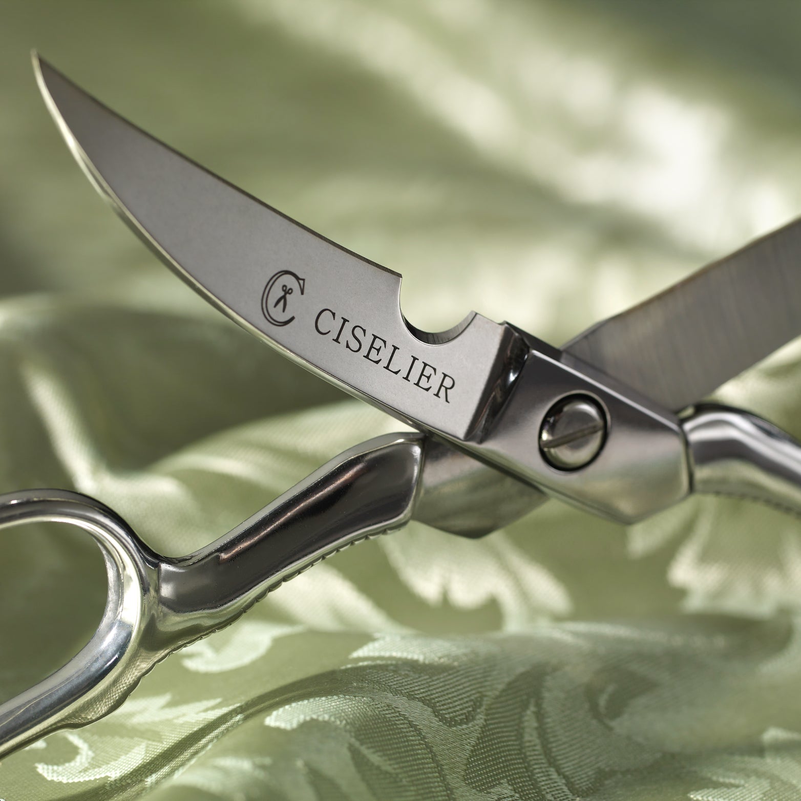 When Scissors go to the (Horror) Movies - Ciselier Company